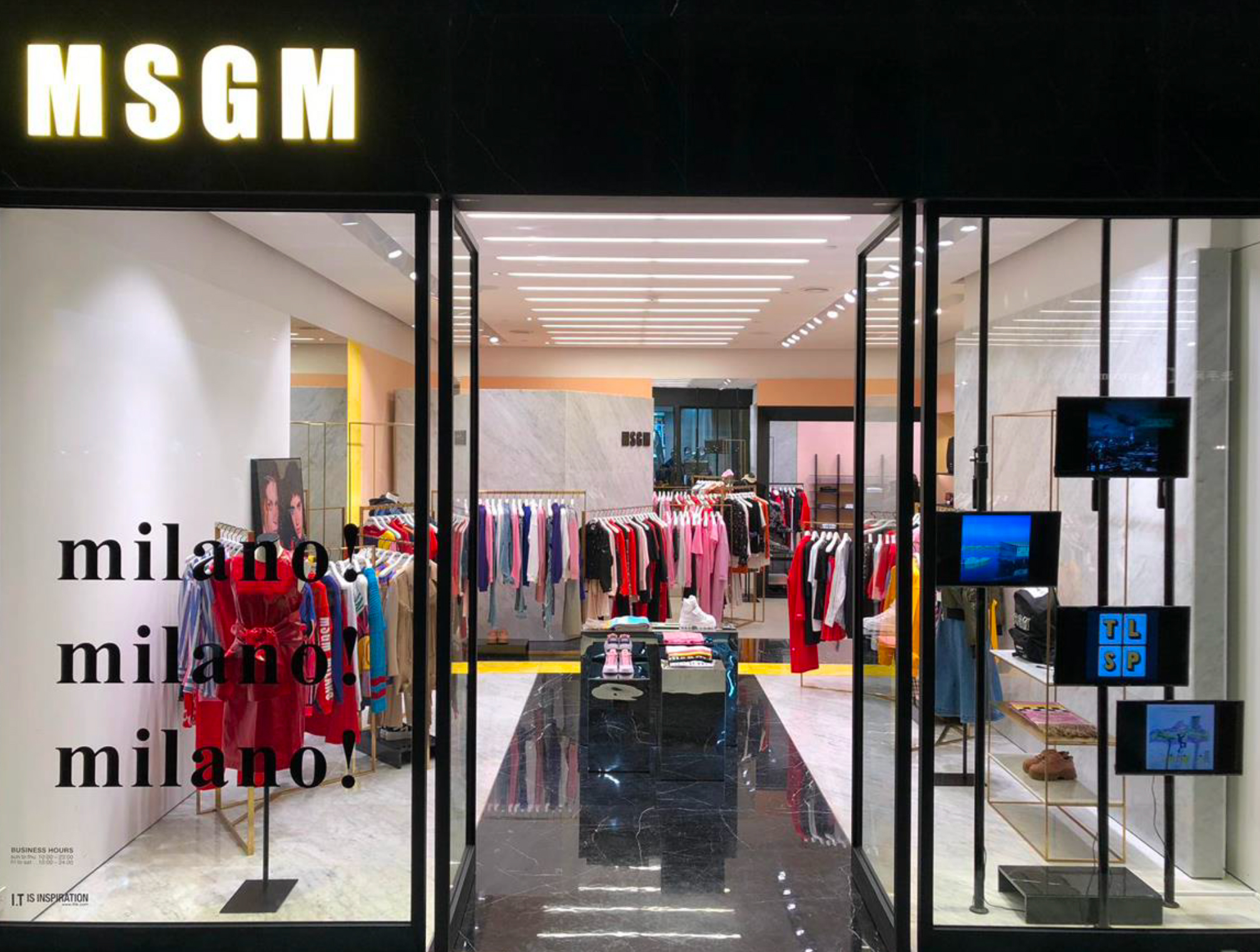 milano! milano! milano! | MSGM | Window Display | CHRISTIAN RIZZI